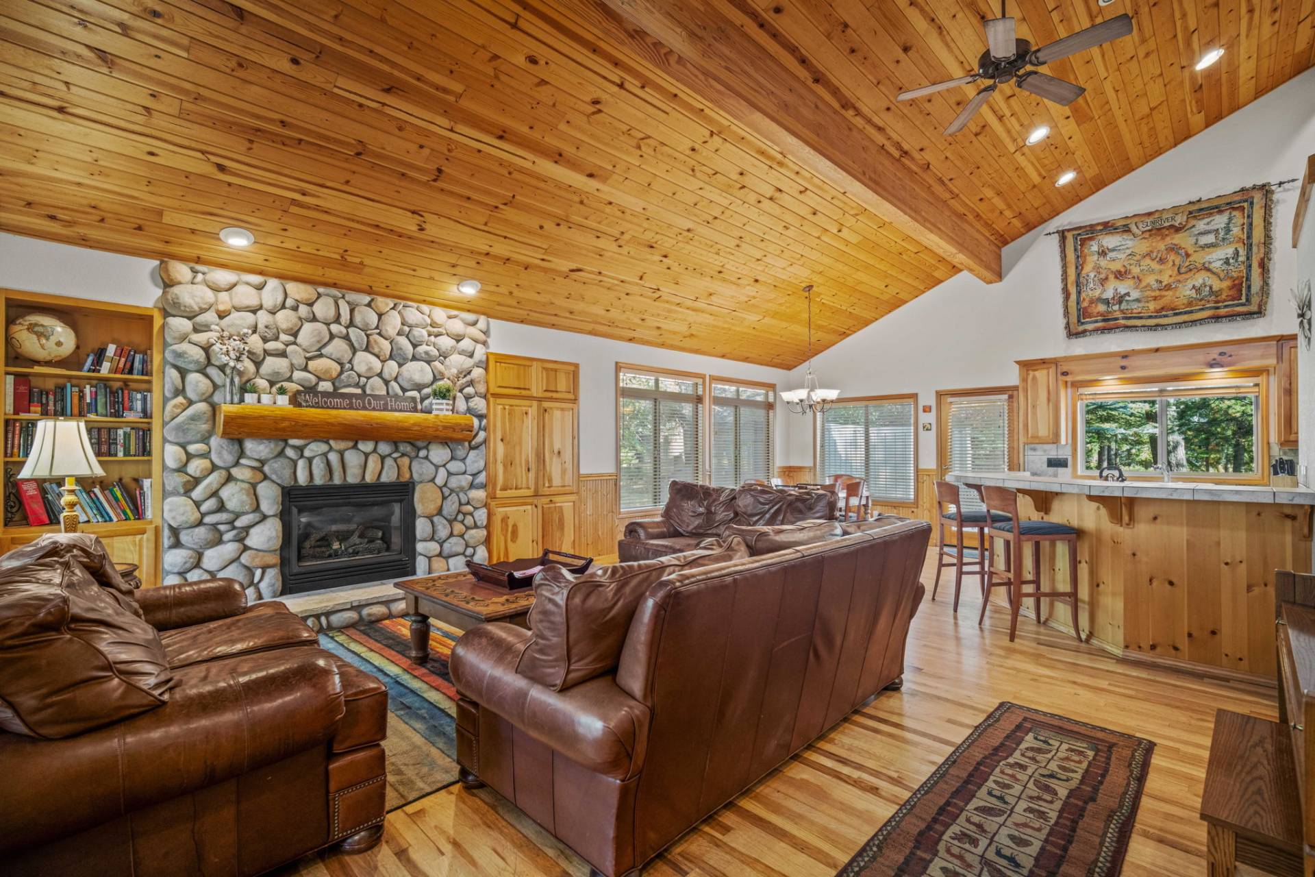 Sunriver Vacation Rental | Exceptional Sunriver Escape, Pet Friendly ...