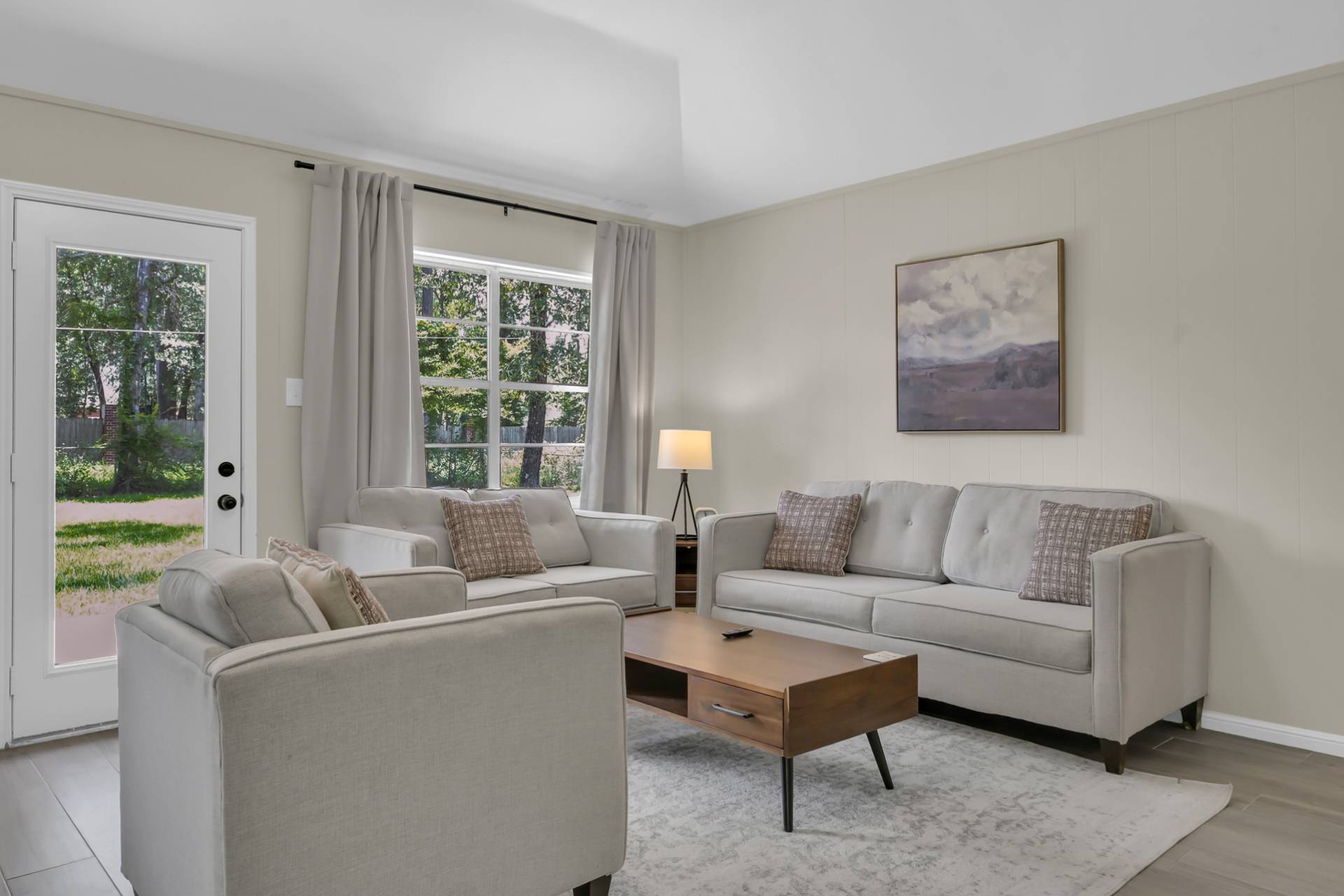 Cozy Fenced Backyard And Fully Equipped Kitchen - Charming Retreat - The Woodlands, TX