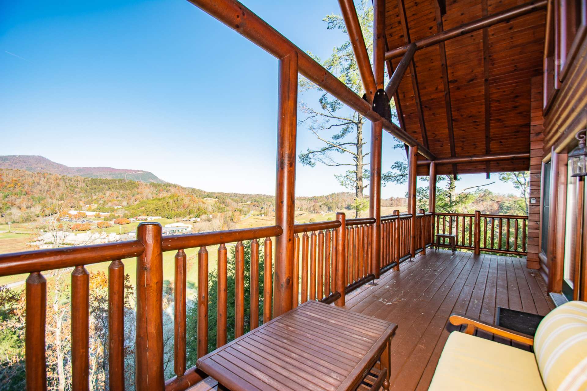 Pigeon Forge Vacation Rental | 4BR Cabin- Views, Hot Tub, Pool Table ...