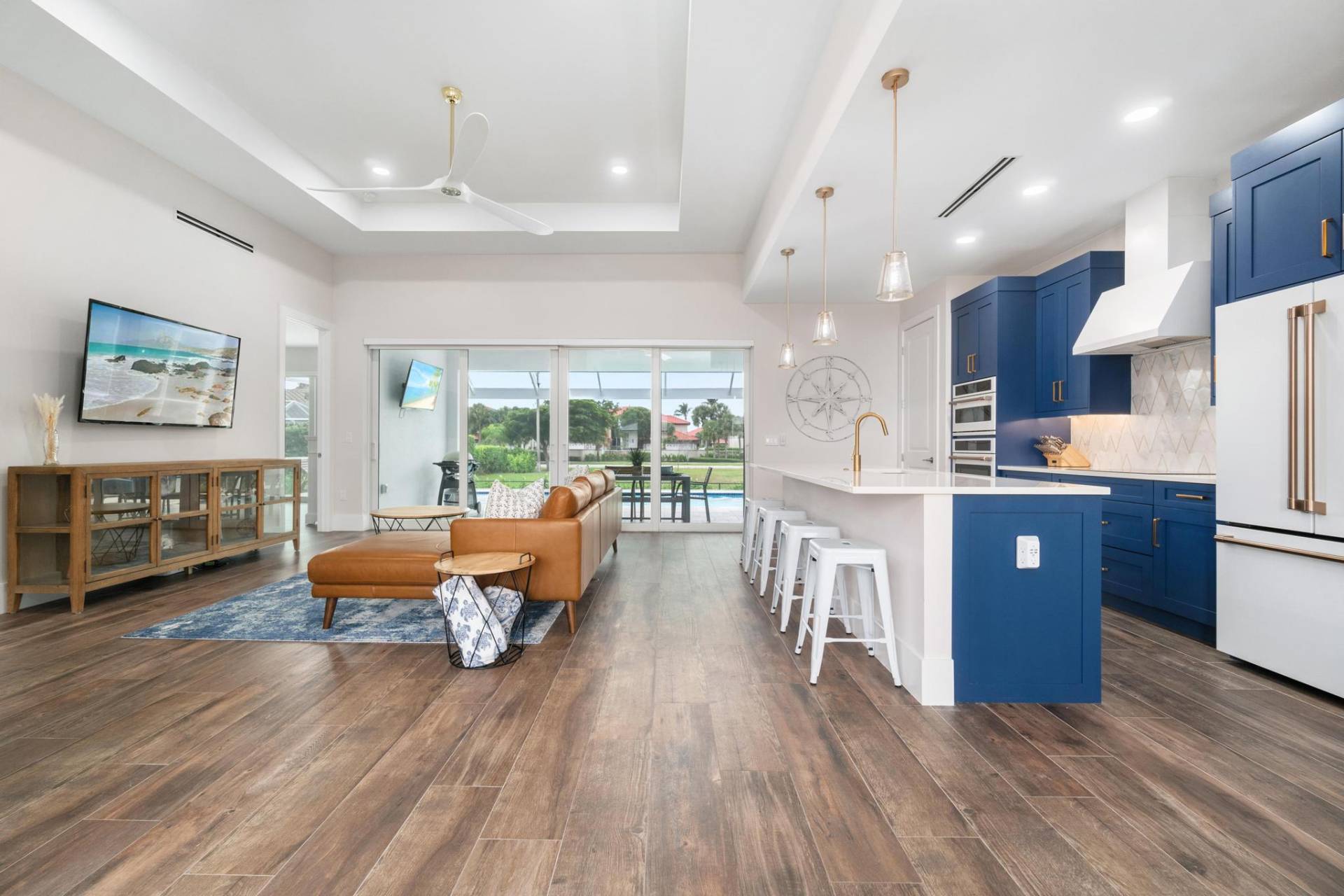 Stunning Saltwater Pool And Gourmet Kitchen - Elegant Coastal Escape - Marco Island, FL