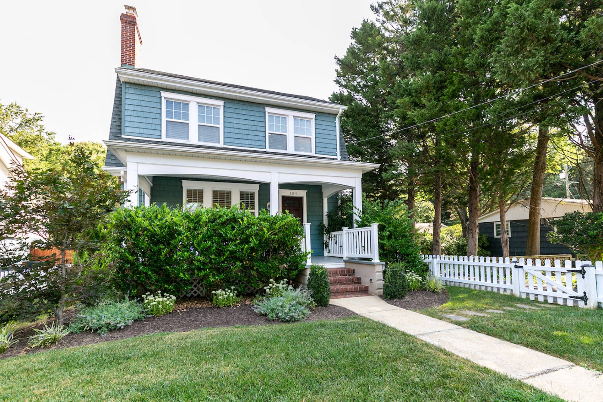 Spacious Fenced Backyard And Game Area - Elegant Craftsman Retreat - Annapolis, MD