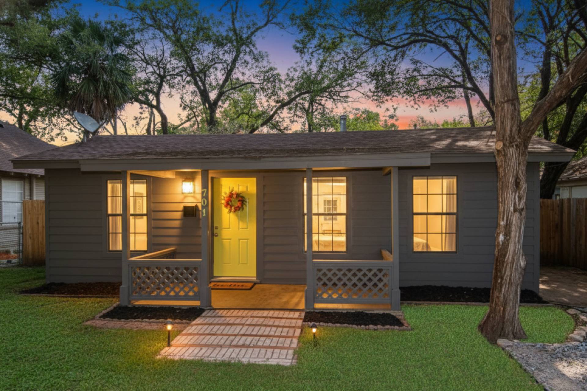 Spacious Backyard And Open Concept Living - Charming Arlington Escape - Arlington, TX