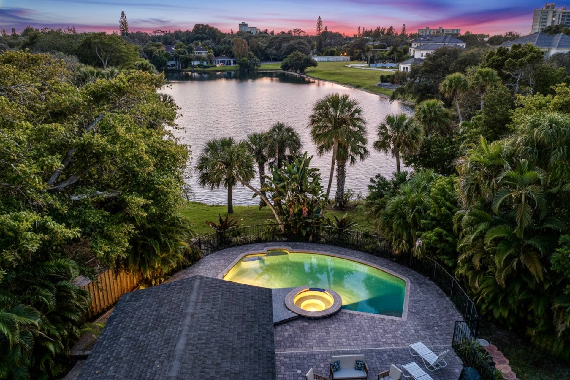 Ocean Beach Gleason Home - Sarasota