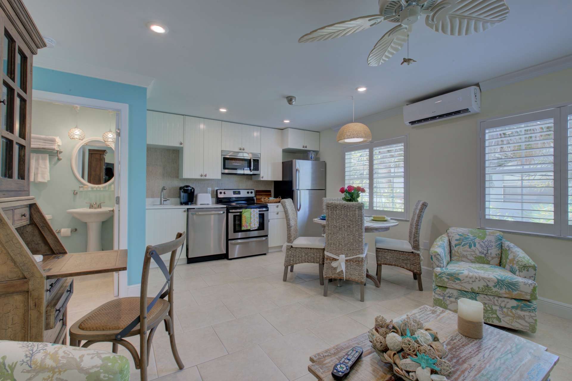 Siesta Key Vacation Rental | Heart of Siesta Key Village, Walk to Beach ...