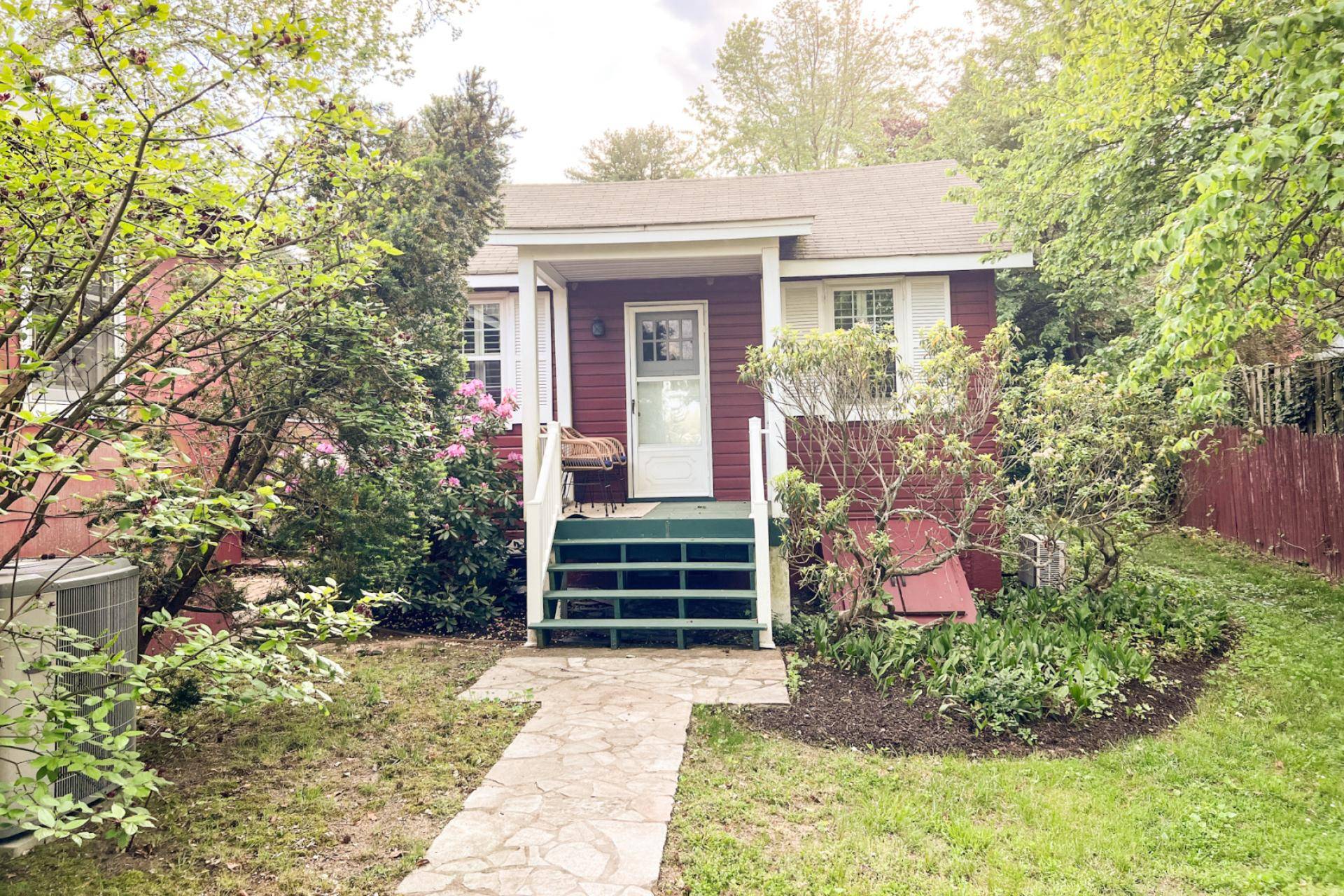 Severna Park Vacation Rental | River Cottage | Cottage Rental on iTrip.net