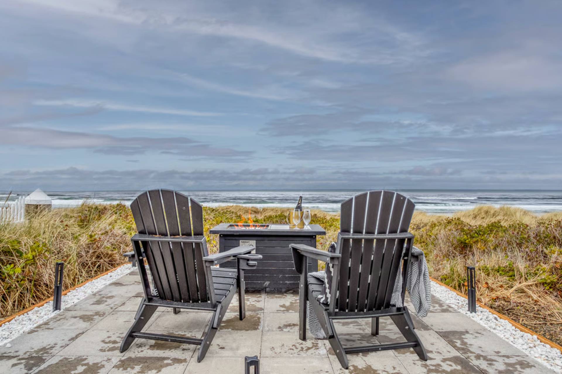 Seabatical On The Strand - Rockaway Beach, OR