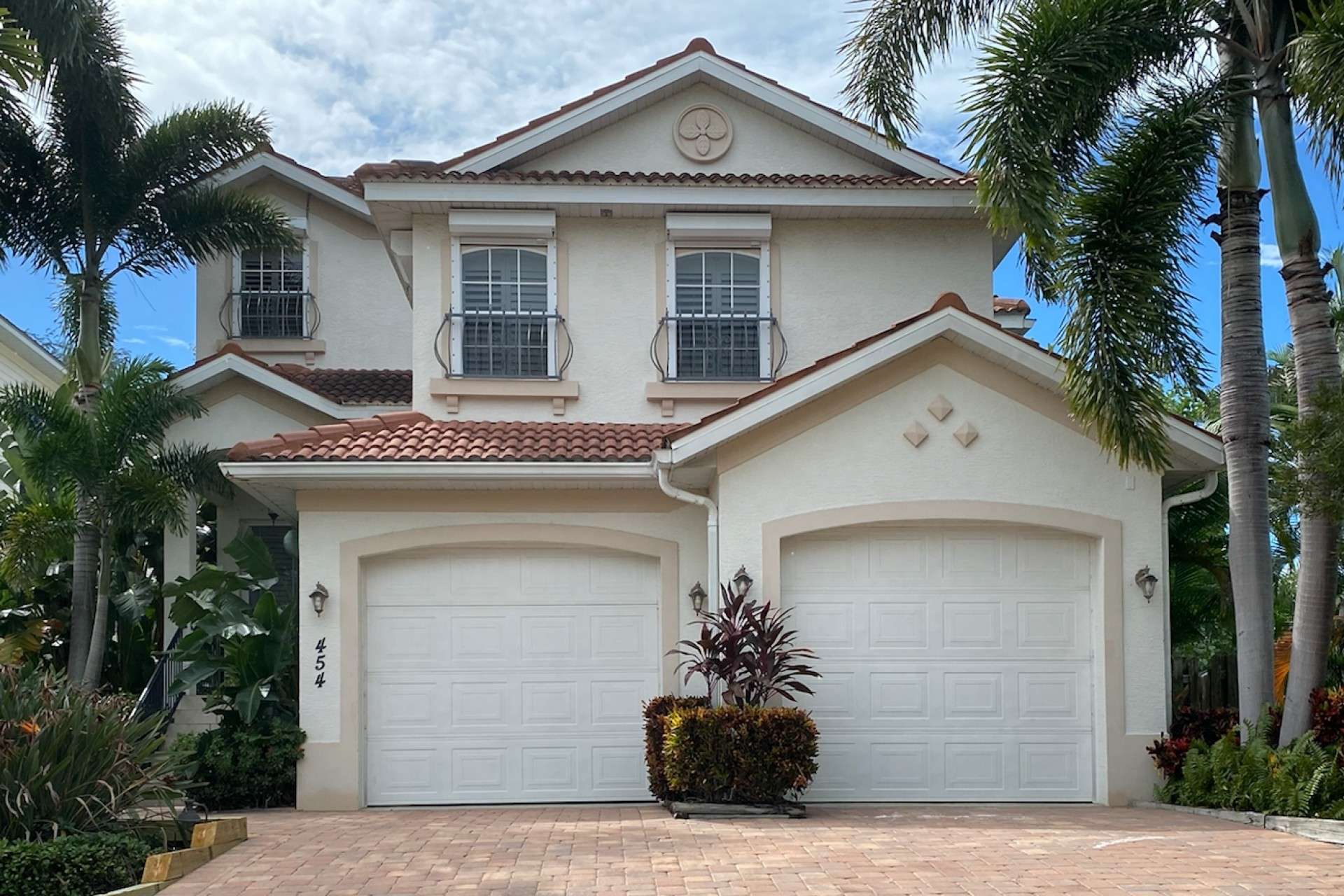 Luxurious Heated Splash Pool And Canal Access - Stunning Mediterranean Escape - Siesta Key, FL