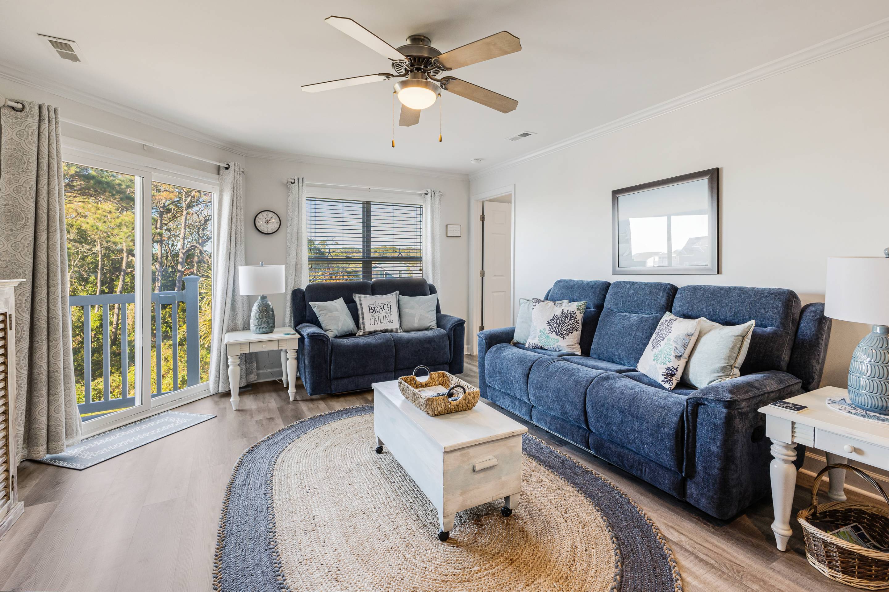Beautiful Coastal Escape With Charcoal Grill And Pool - Stunning Sanctuary - Oak Island, NC