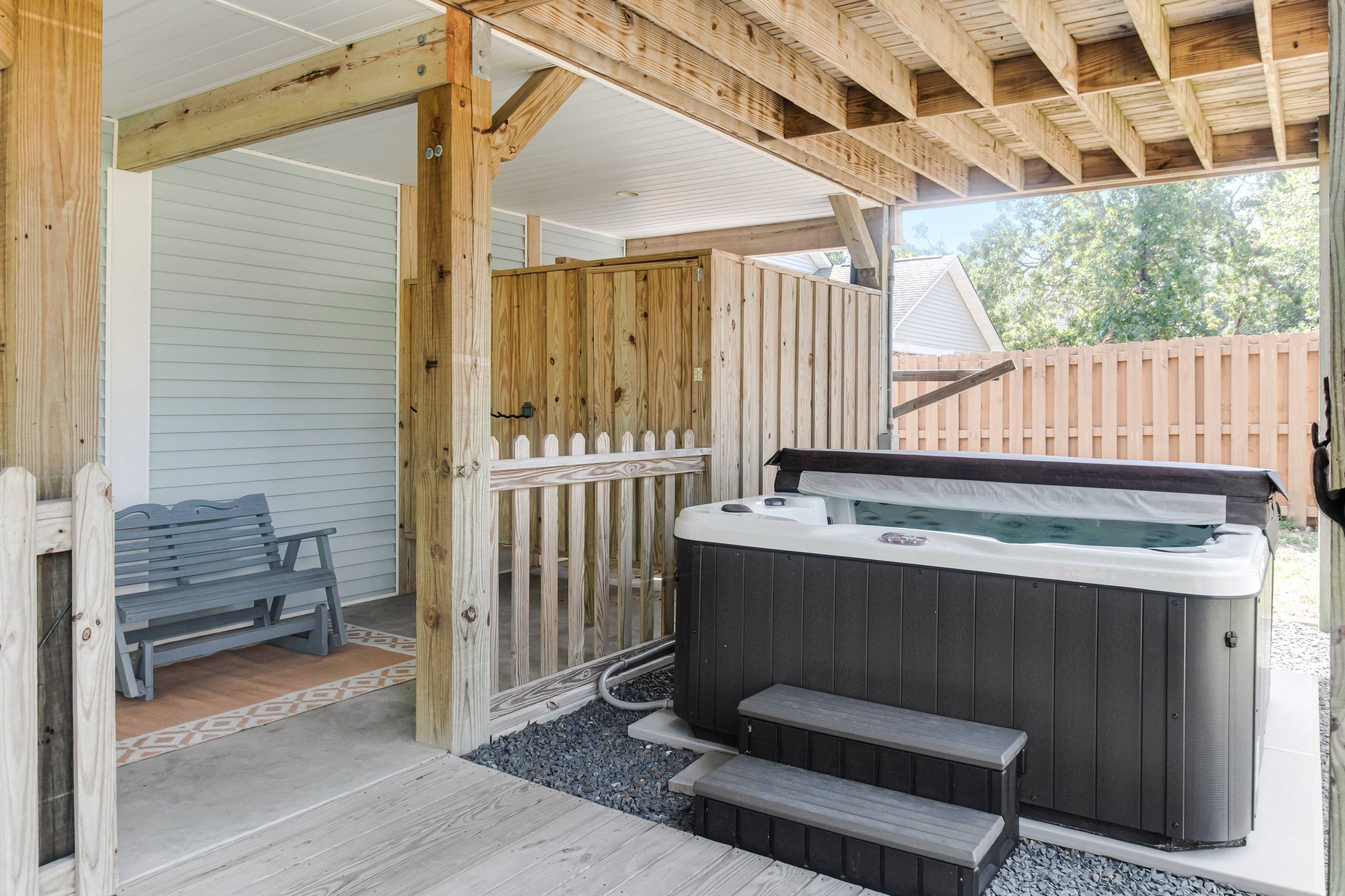 Charming Cottage With Hot Tub And Golf Cart - Inviting Family Retreat - Oak Island, NC