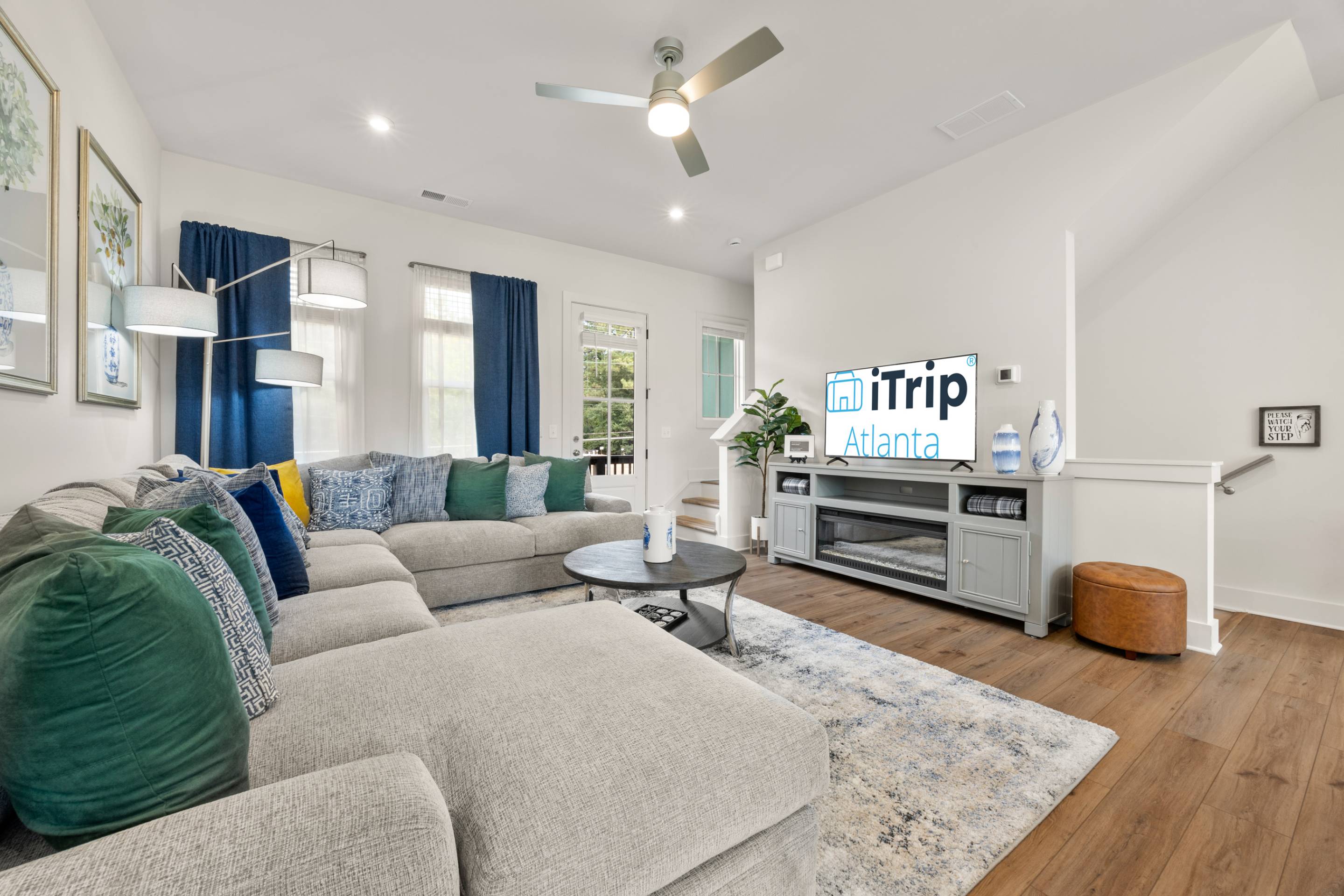 Stylish Townhome With Courtyard And Garage - Inviting Contemporary Escape - Atlanta, GA
