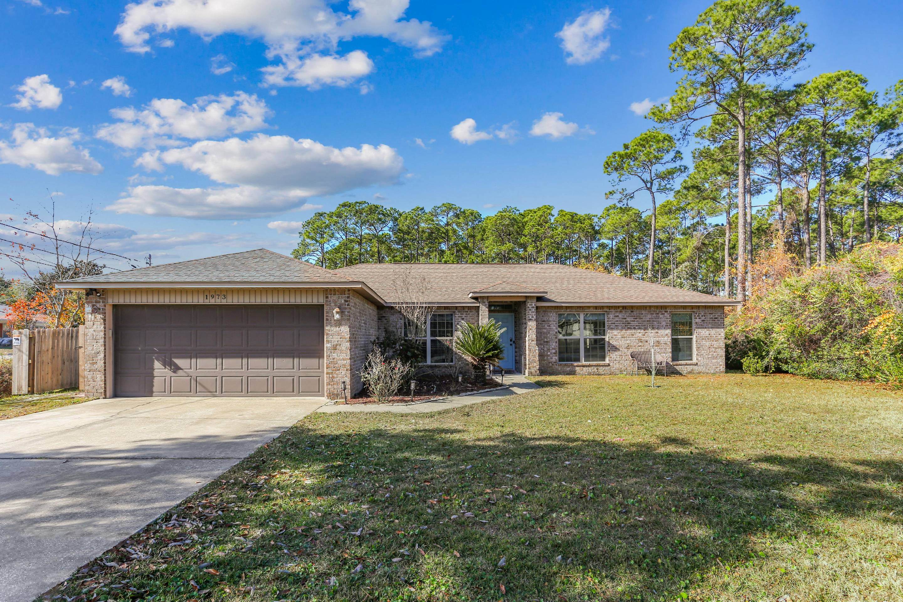 1973 Salamanca St - Navarre, FL
