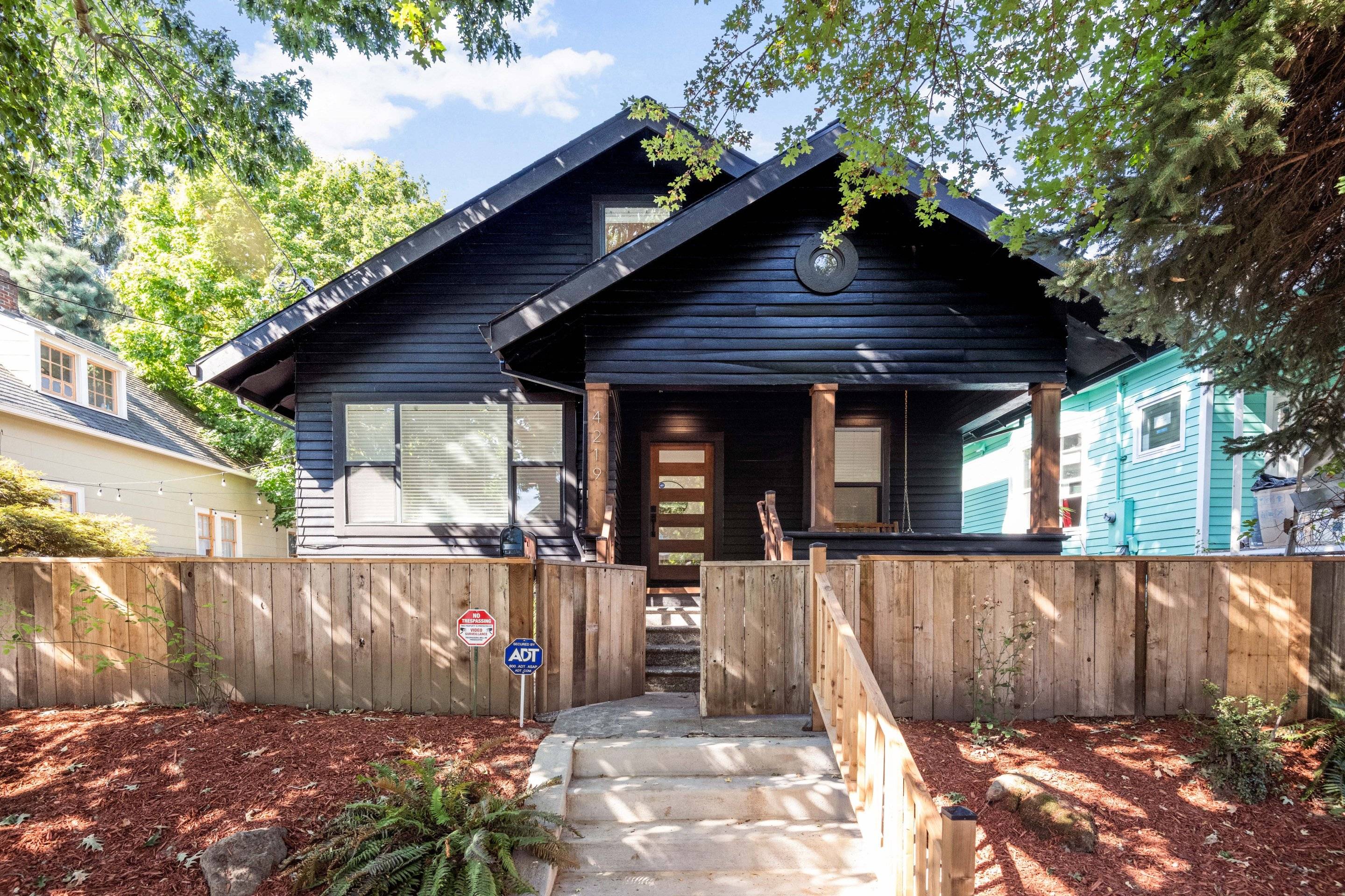Charming Retreat With Hot Tub And Game Room - Inviting Oasis - Portland, OR
