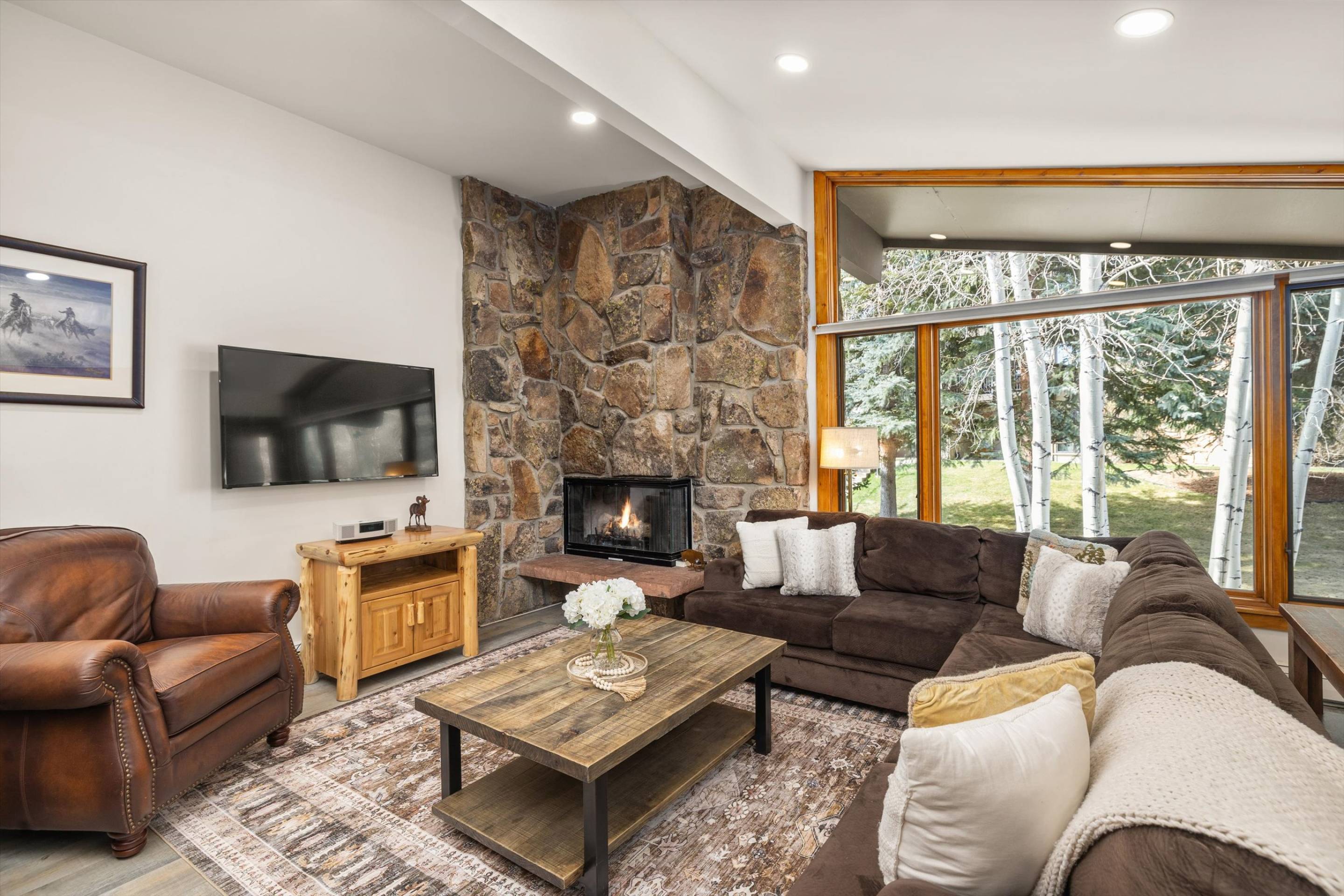 Mountain-view Escape With Ski-in Convenience - Spacious And Cozy Retreat - Snowmass Village, CO