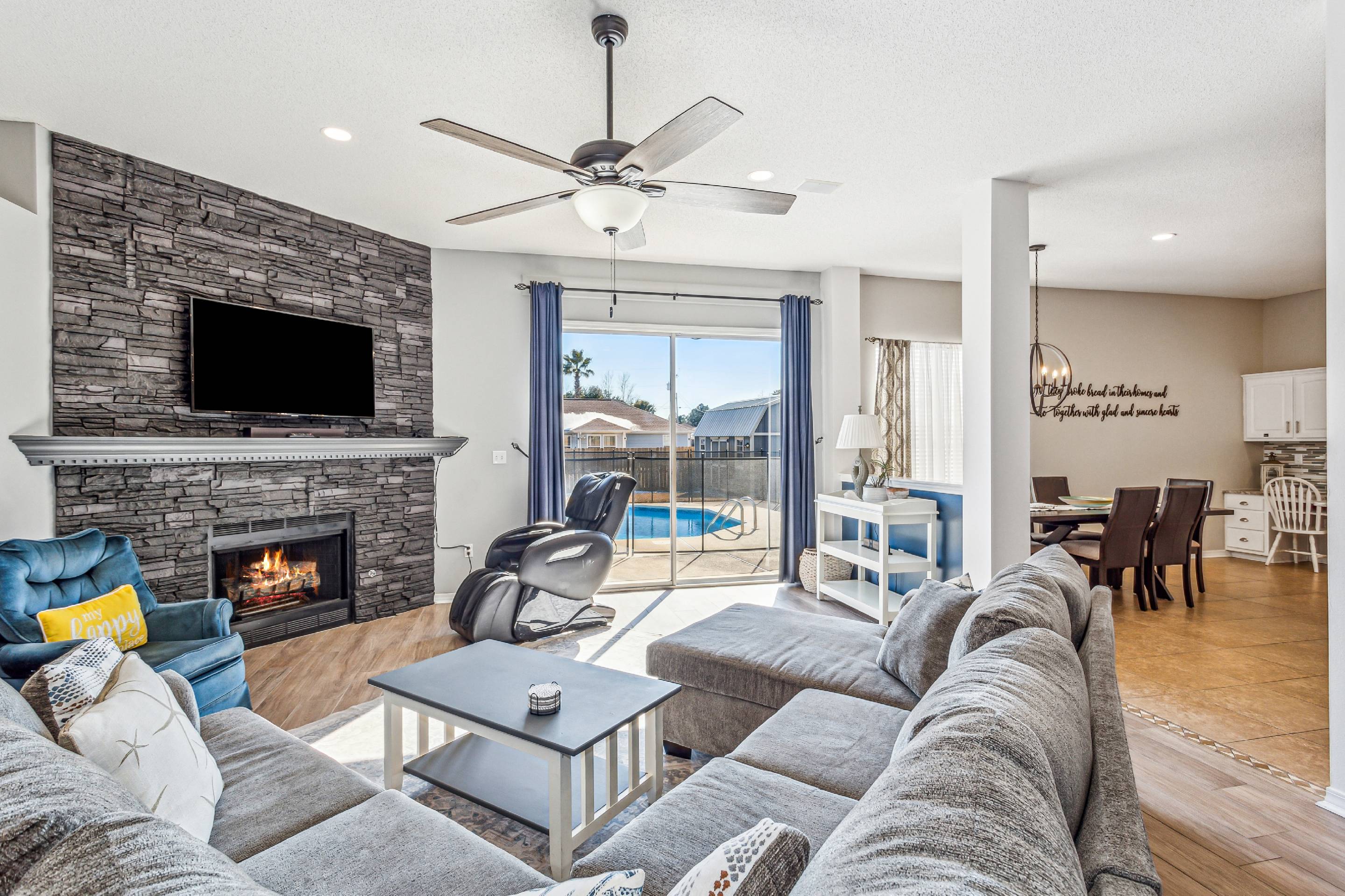Private In-ground Salt Water Pool And Outdoor Seating - Beautiful Family Oasis - Navarre, FL