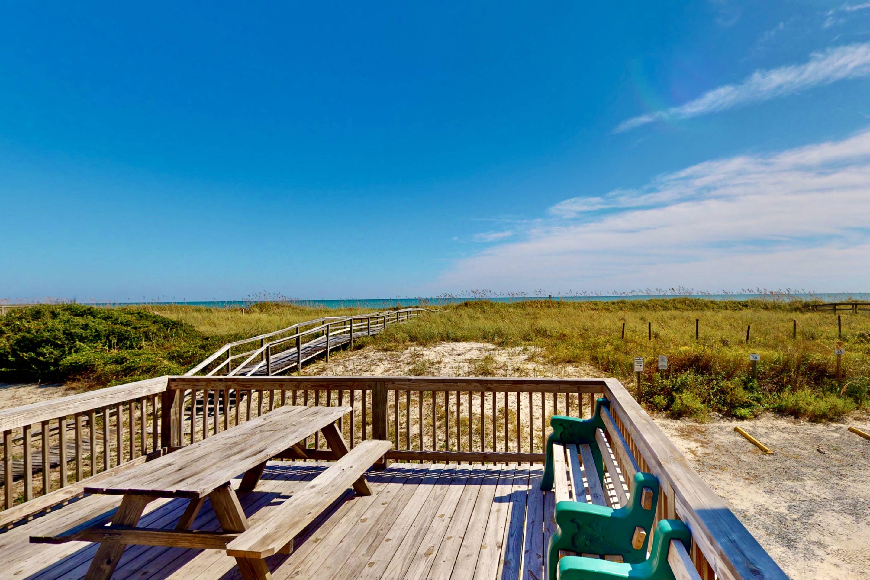 Oceanfront Cottage With Private Boardwalk - Charming Family Retreat - Carolina Beach, NC