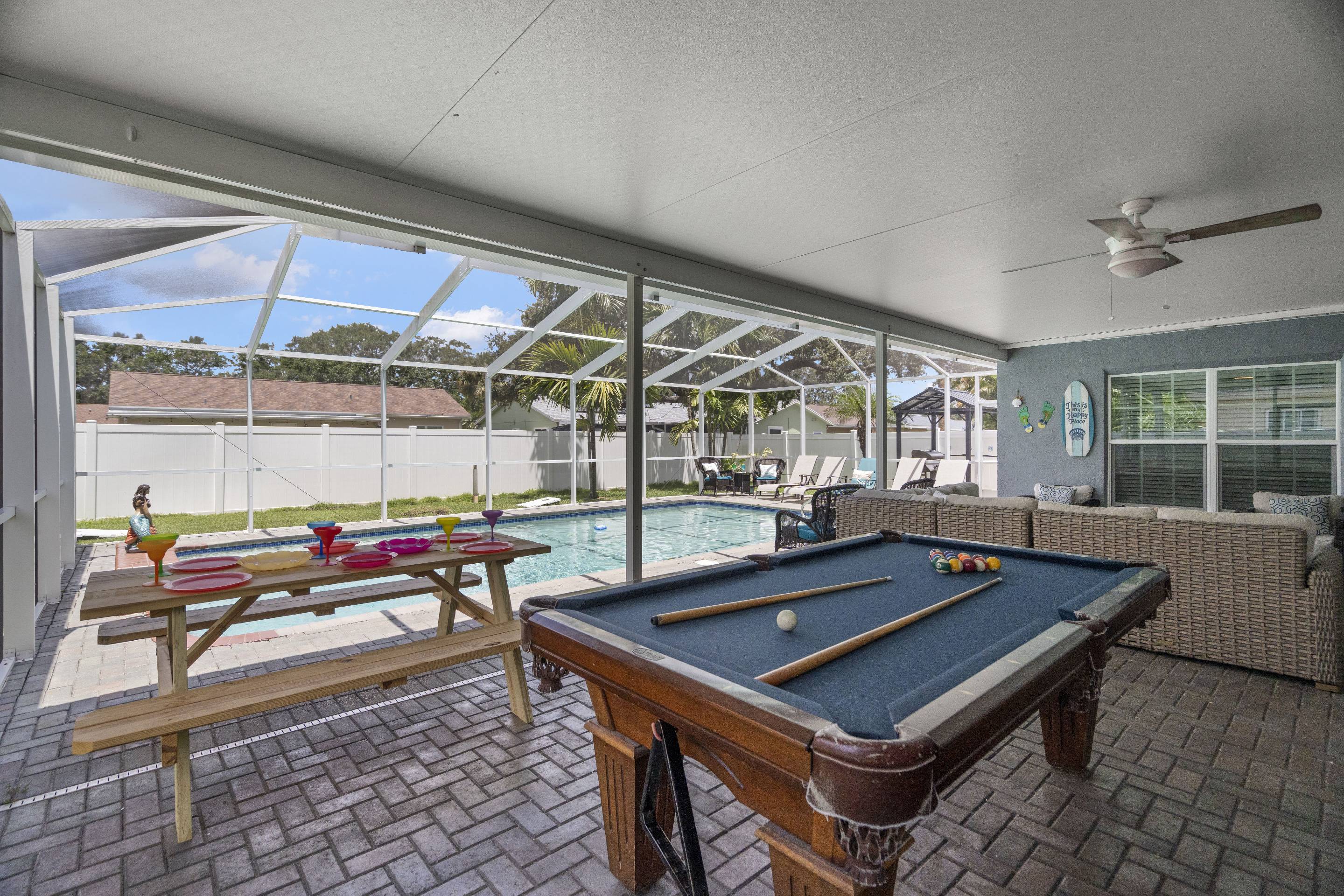 Quiet, Centrally Located Home W/ Heated Pool, Gas Grill & Private Backyard - - St. Petersburg, FL