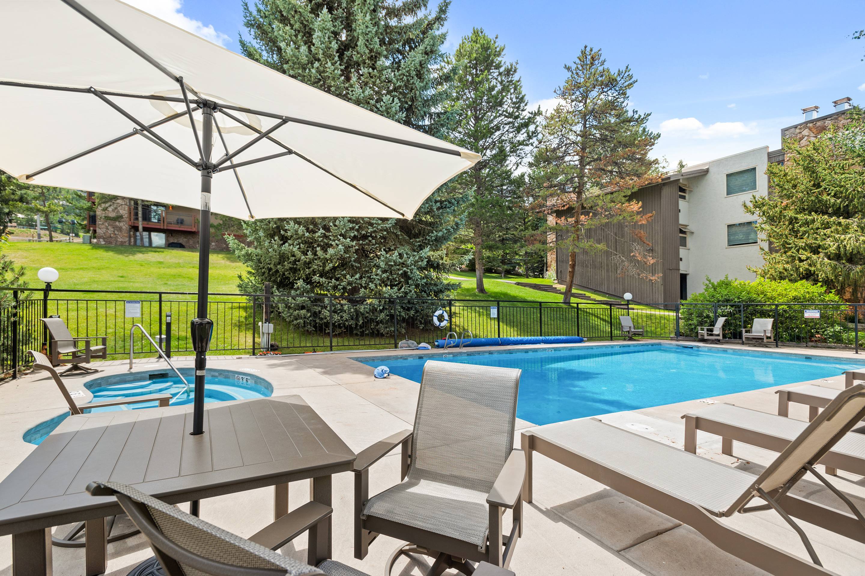 Ski-in Access And Wood-burning Fireplace - Delightful Mountain Haven - Snowmass Village, CO