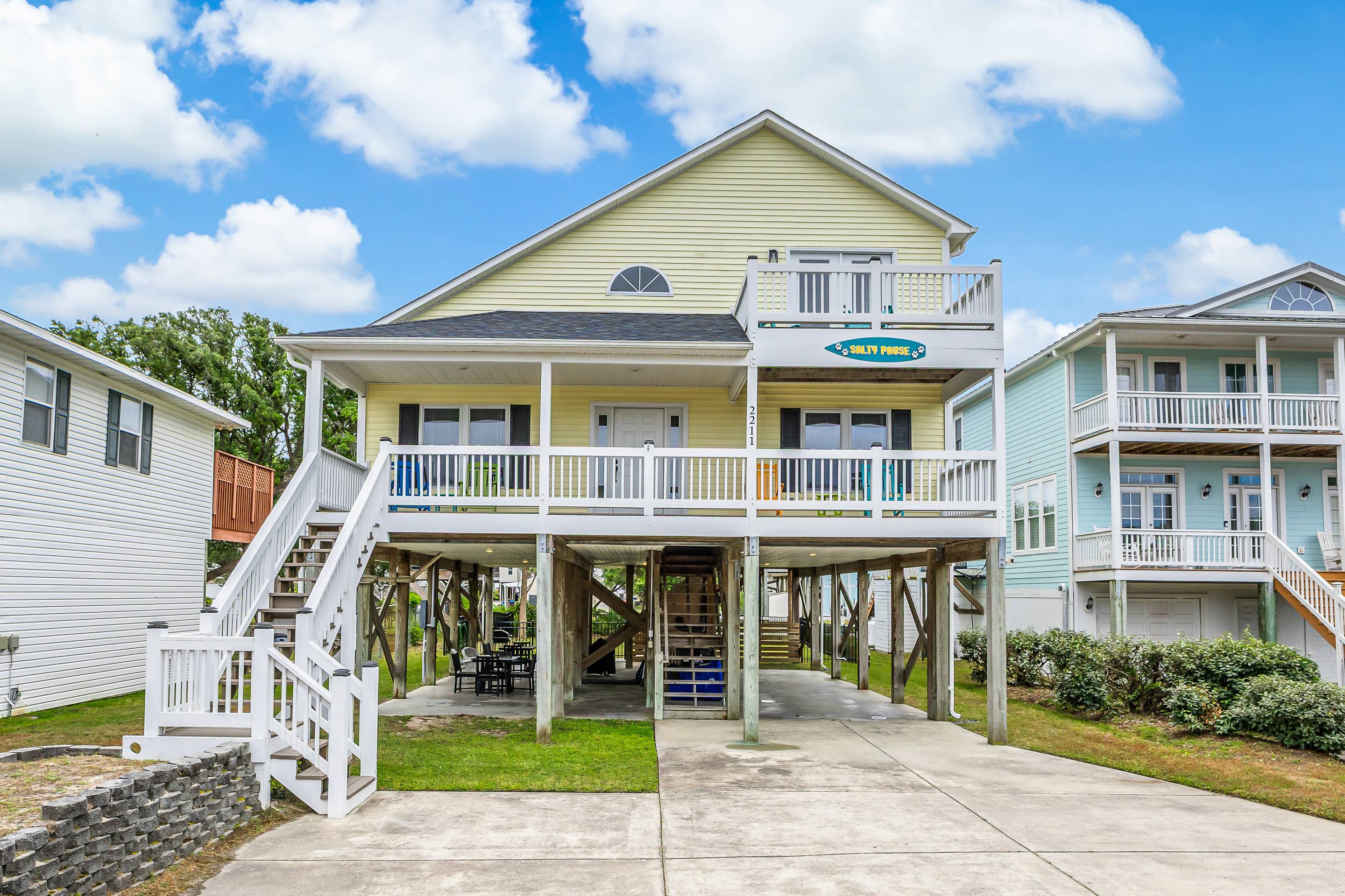 Ocean View And Fenced Yard - Charming Beach Retreat - Oak Island, NC