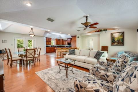 Middleburg Vacation Rental | The Tree House | Home Rental on iTrip.net