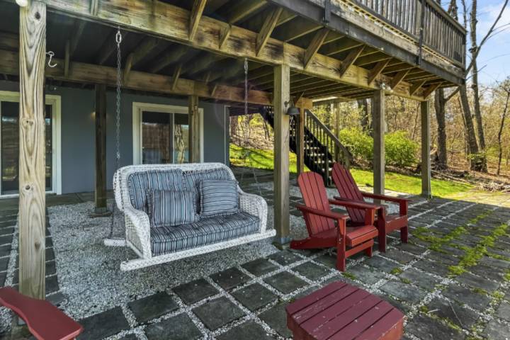 Newtown Vacation Rental | Cottage at Sunny Day | Home Rental on iTrip.net