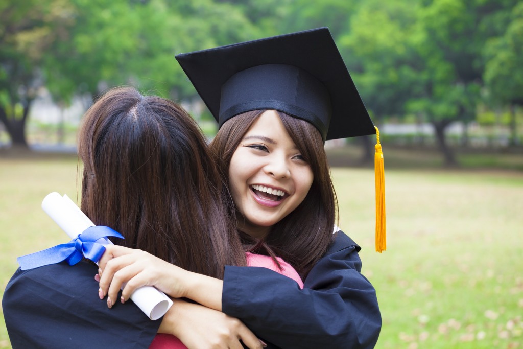 14 Expert Startup Tips for Recent Grads | BusinessCollective