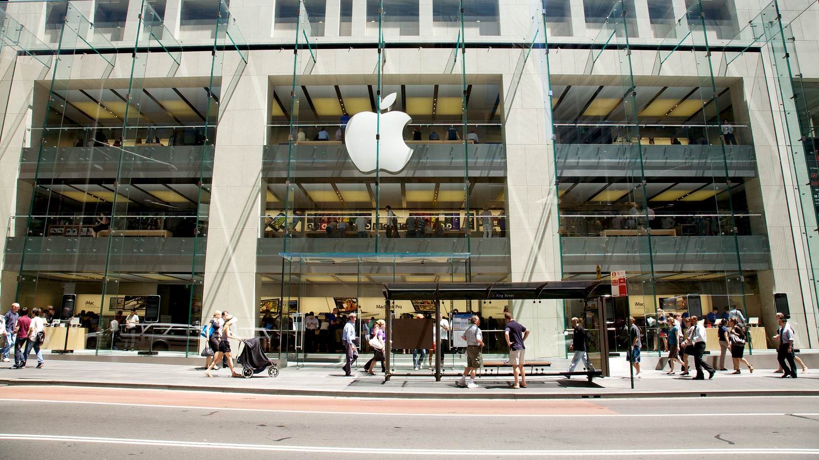 10 Incredible Business Lessons We Can Learn From Apple | BusinessCollective
