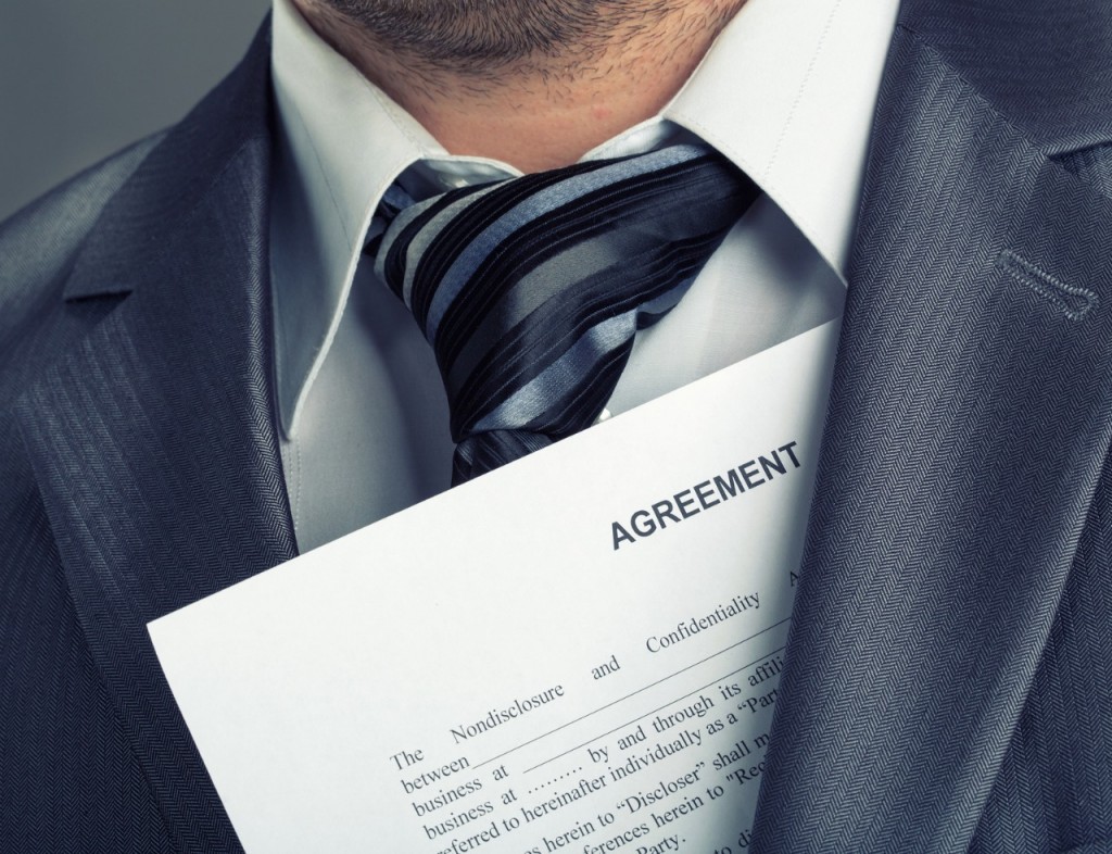 How to Know When You Need a Contract | BusinessCollective