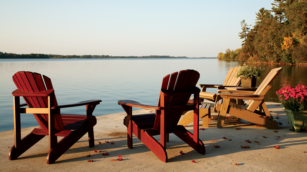 Custom Design: A Canadian Lakeside Timber Home