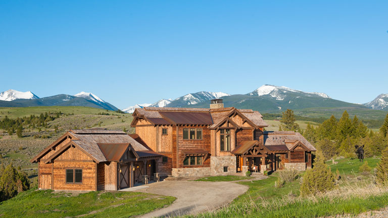 Custom Timber Home Getaway in Montana