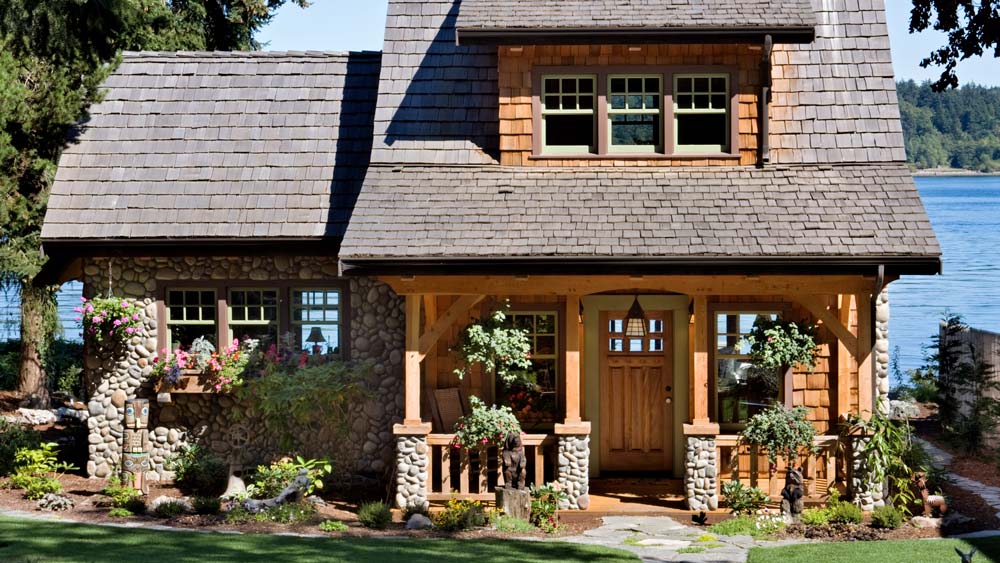A Pacific Coast Cottage: Smart Cabin Design