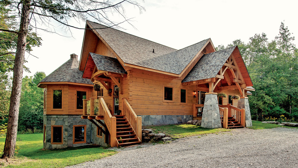 A Distinctive Canadian Log Home