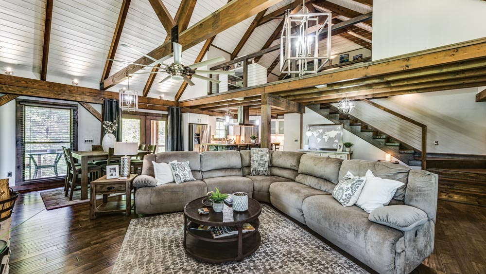 A Contemporary But Warm and Rustic Tennessee Home