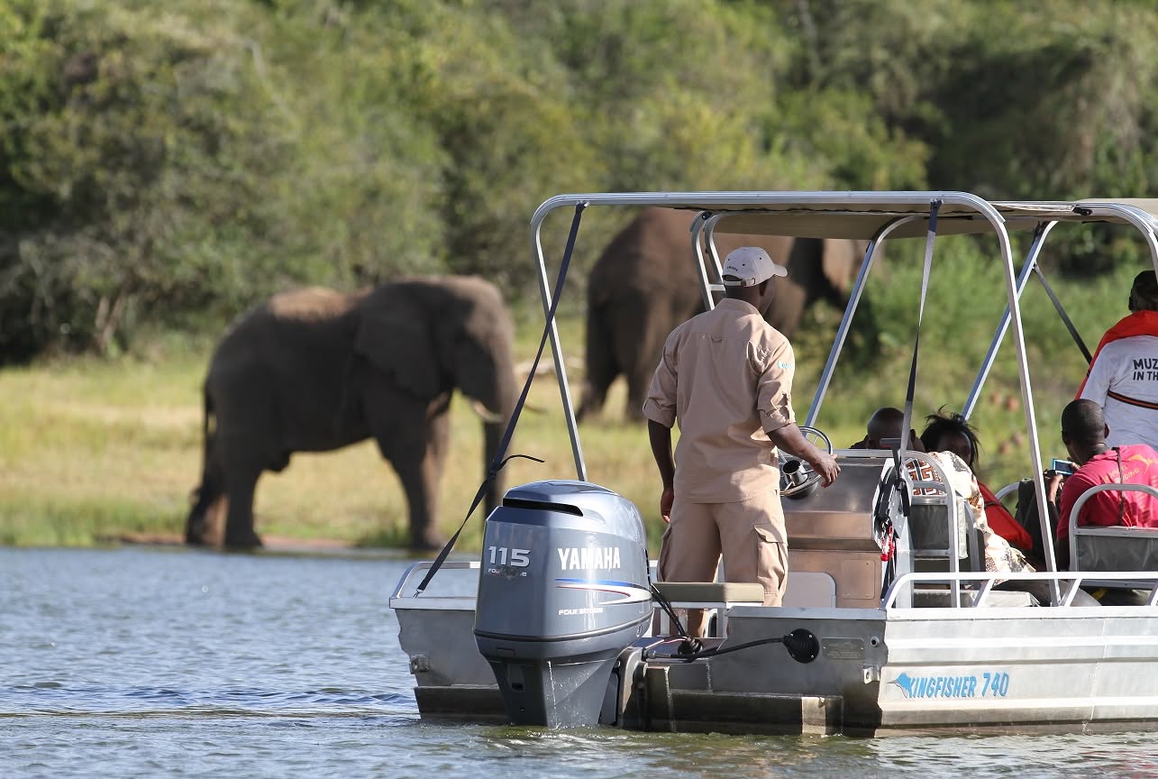 A Boat Safari in Akagera National Park - Hotels, eco-lodges and waterways