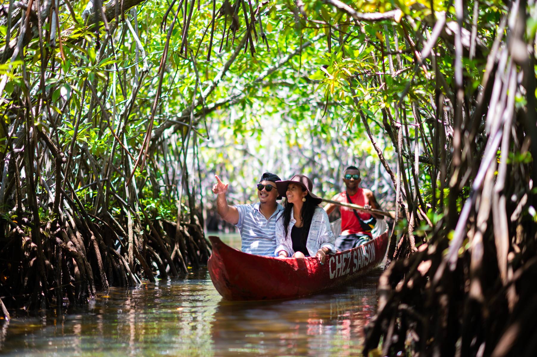 Discover Ampanihy Bay - Hotels, eco-lodges and waterways