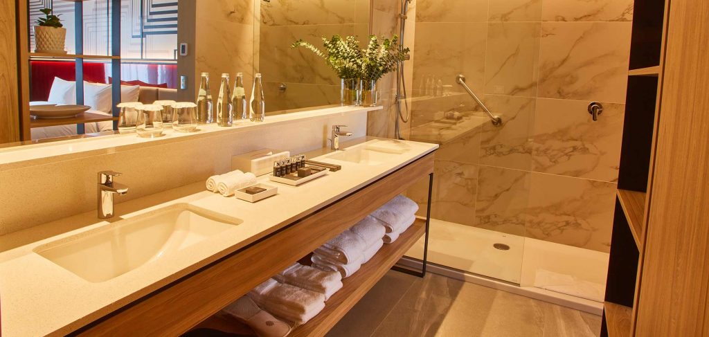 Executive Suite with Executive Lounge access - Pullman Lima Miraflores