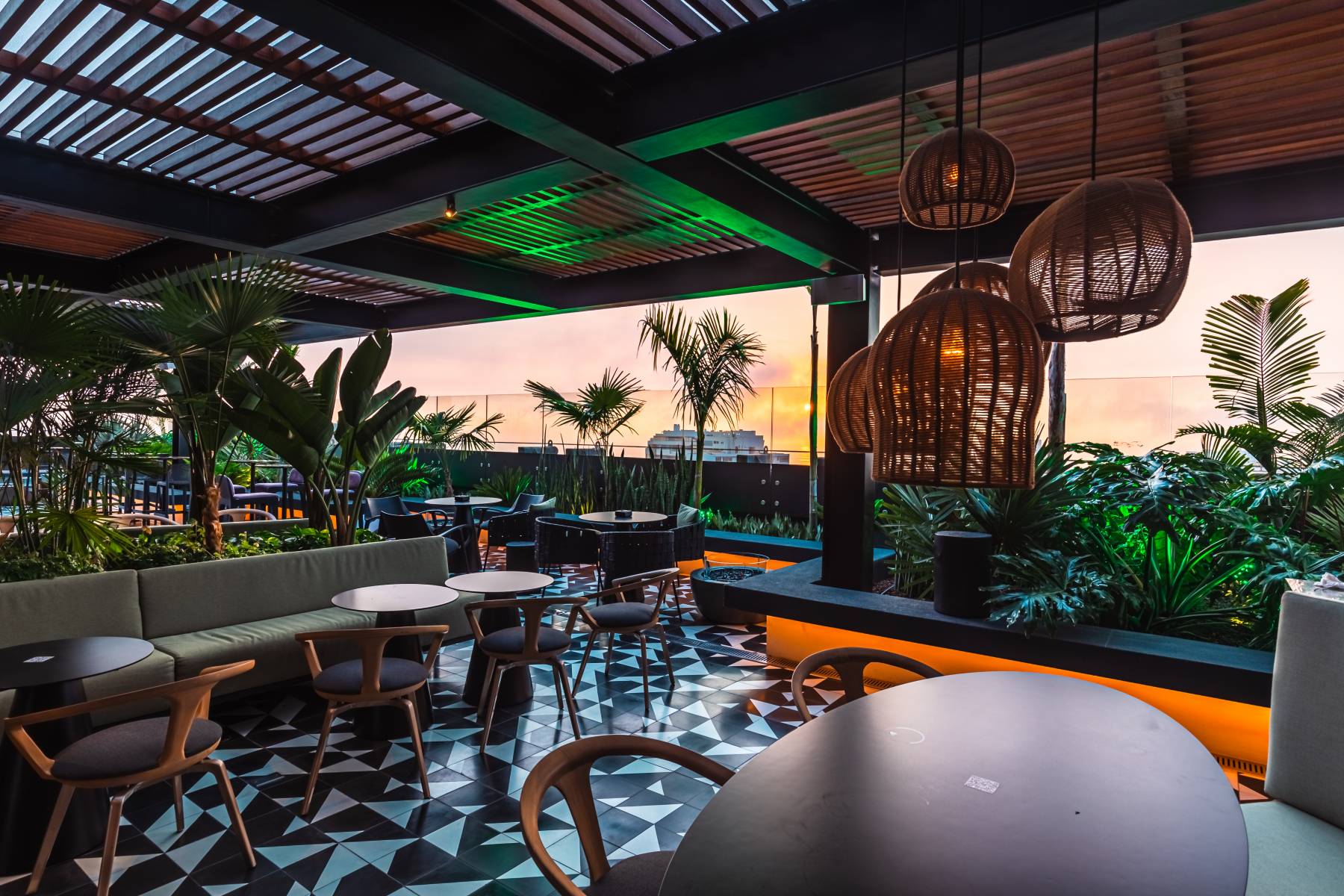 Ambra Rooftop Bar - Pullman Lima Miraflores