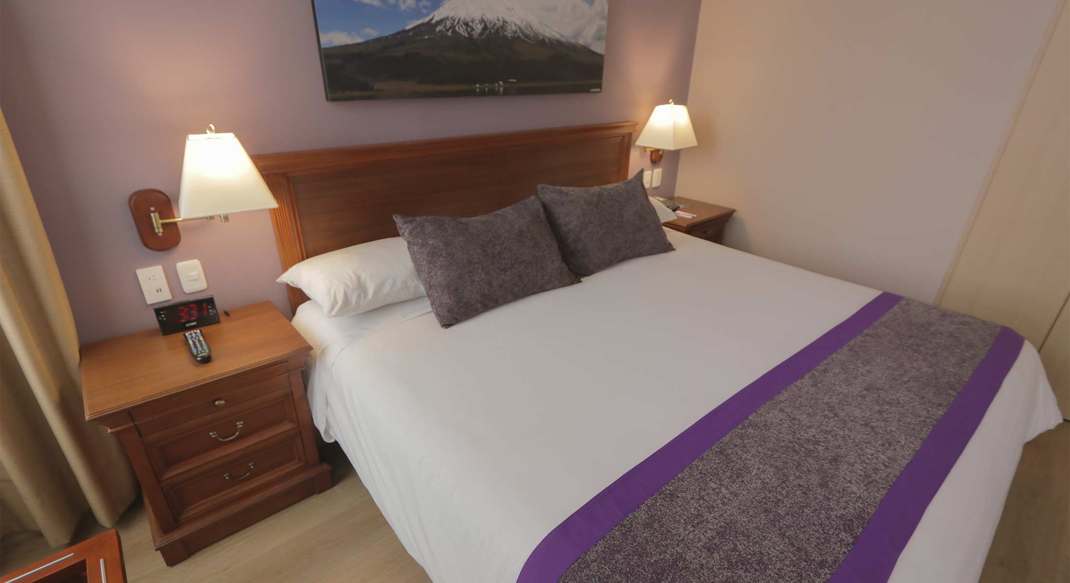 Superior King bed Room Mercure Alameda hotel Quito