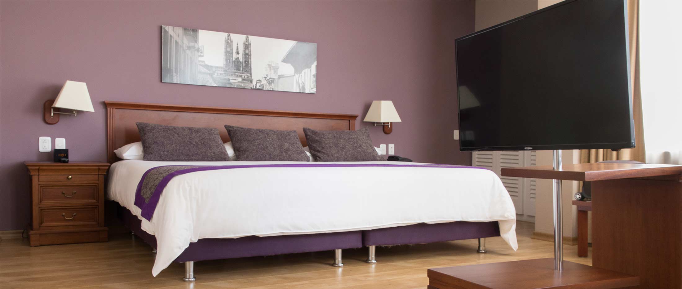 Superior King bed Room Mercure Alameda hotel Quito