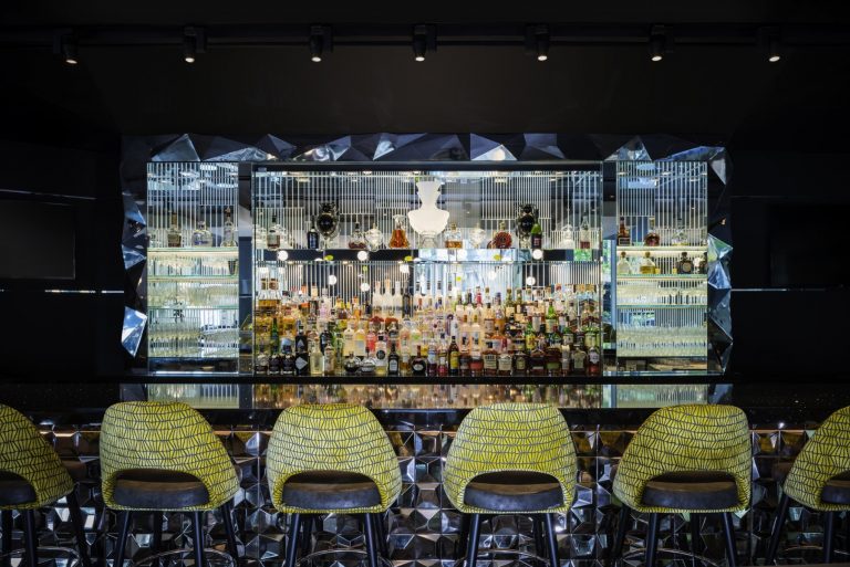 Sofitel Chicago Magnificent Mile - LE BAR