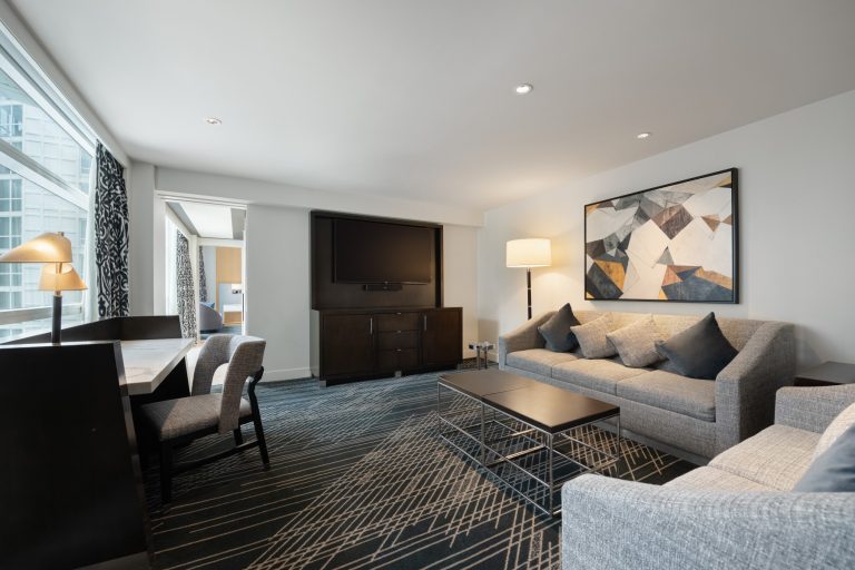 Sofitel Chicago Magnificent Mile - SIGNATURE SUITE