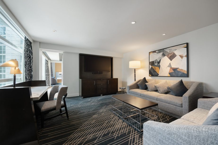 Sofitel Chicago Magnificent Mile - SIGNATURE SUITE