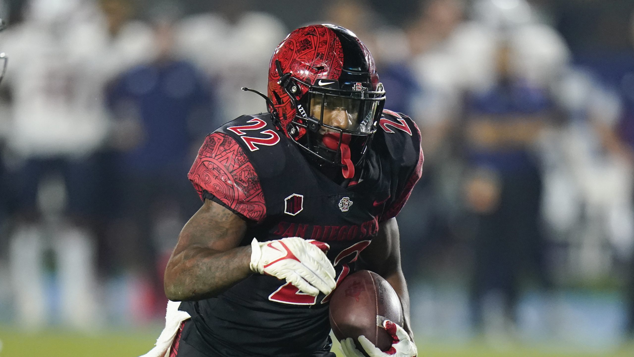 Ring the Bell: Hamilton Tiger-Cats sign former Aztecs RB Greg Bell ...