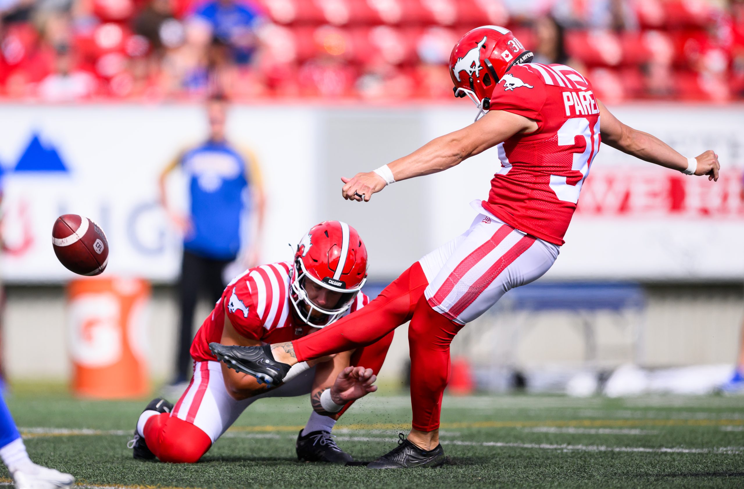 Rene Paredes desata la ira de los Bombers y salva a los Stampeders con ...