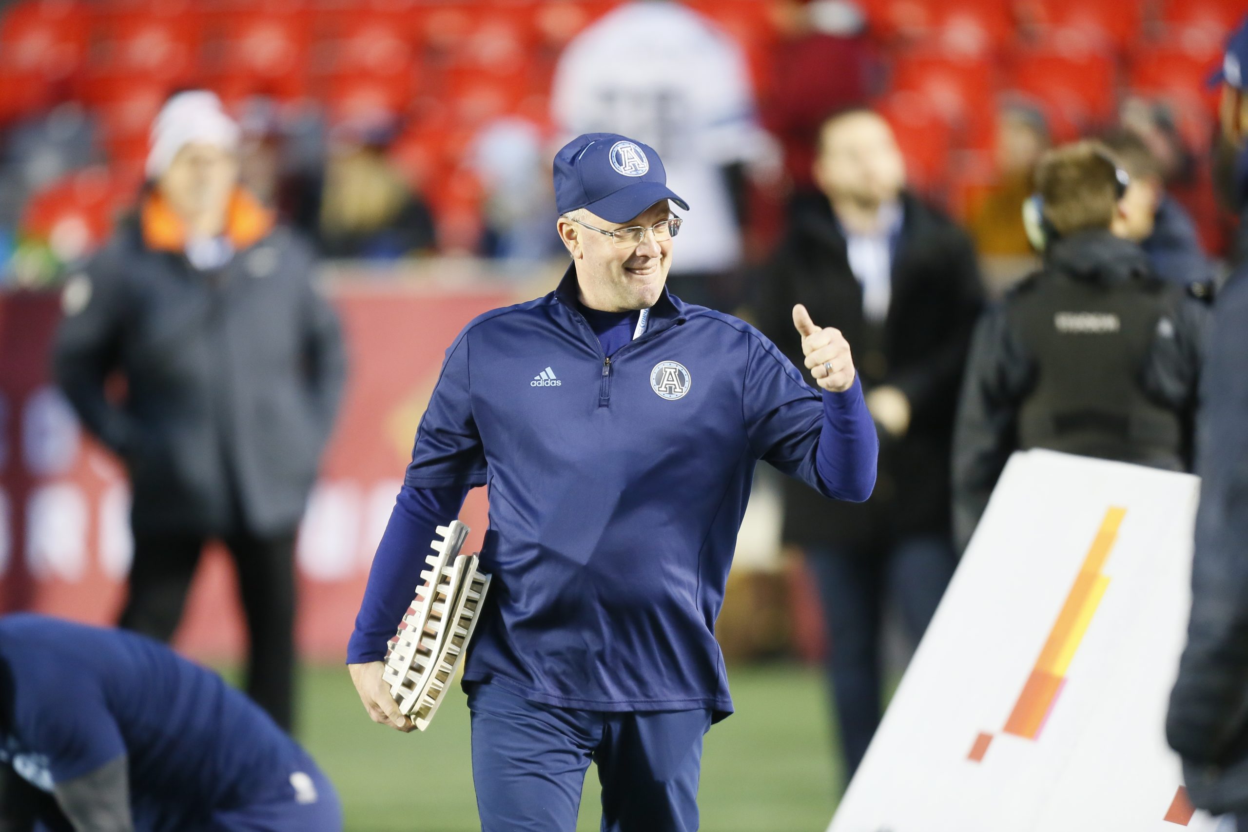 Los Toronto Argonauts honran al director de equipamiento Danny Webb por ...