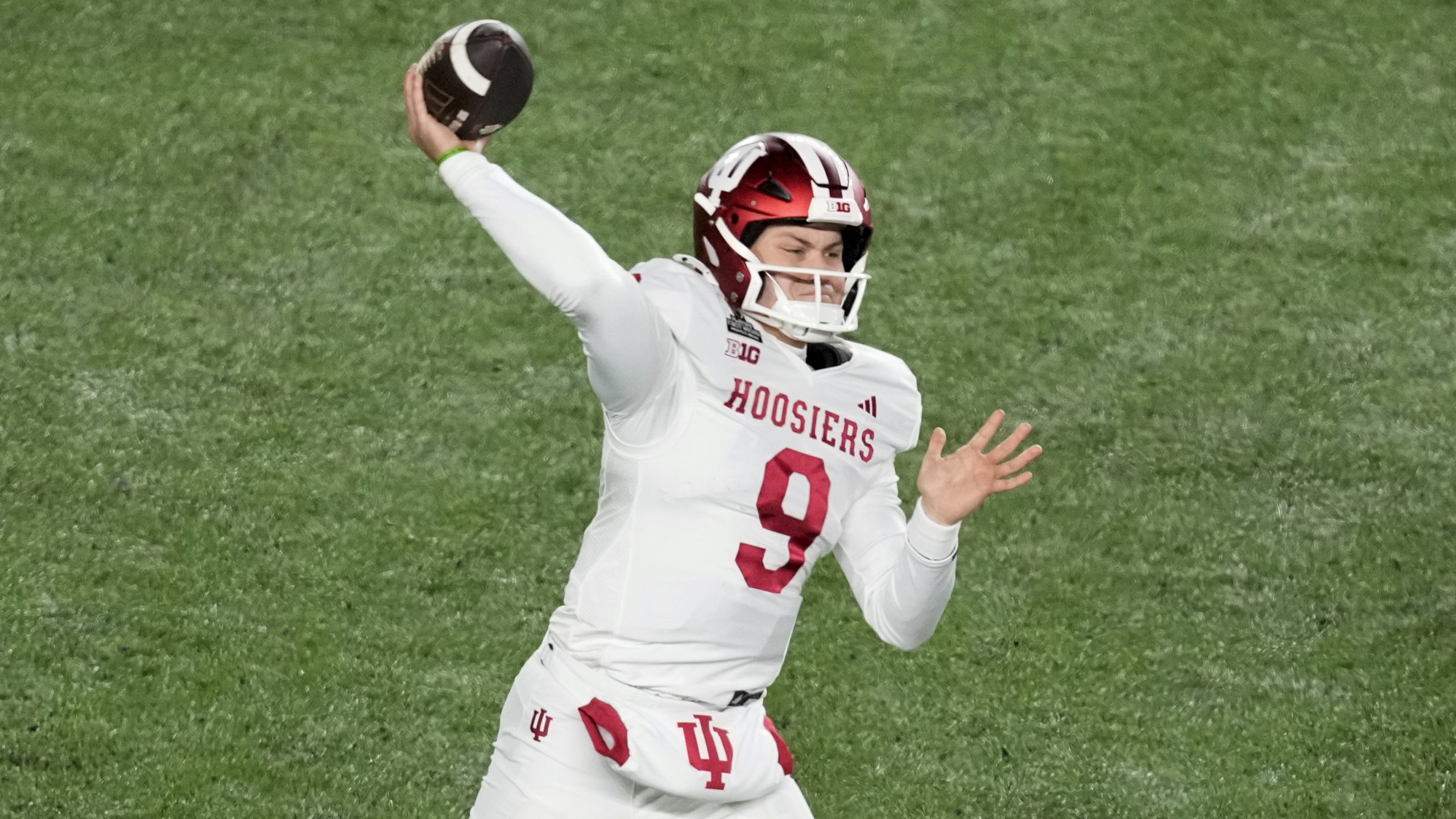 Canadian QB Kurtis Rourke flounders in Indiana's College Football ...