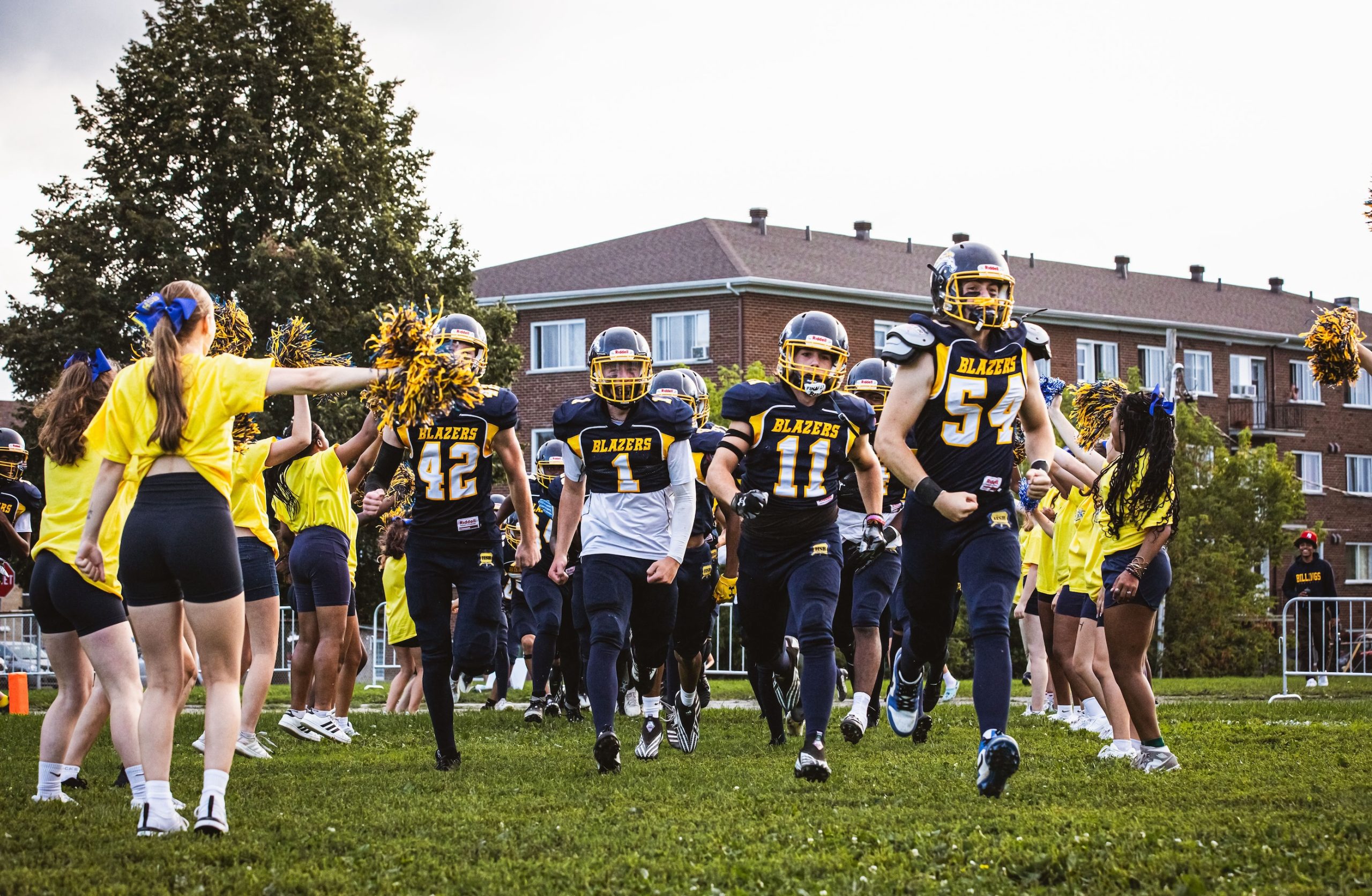 NFL Canada awards youth football programs $75,000 through inaugural ...