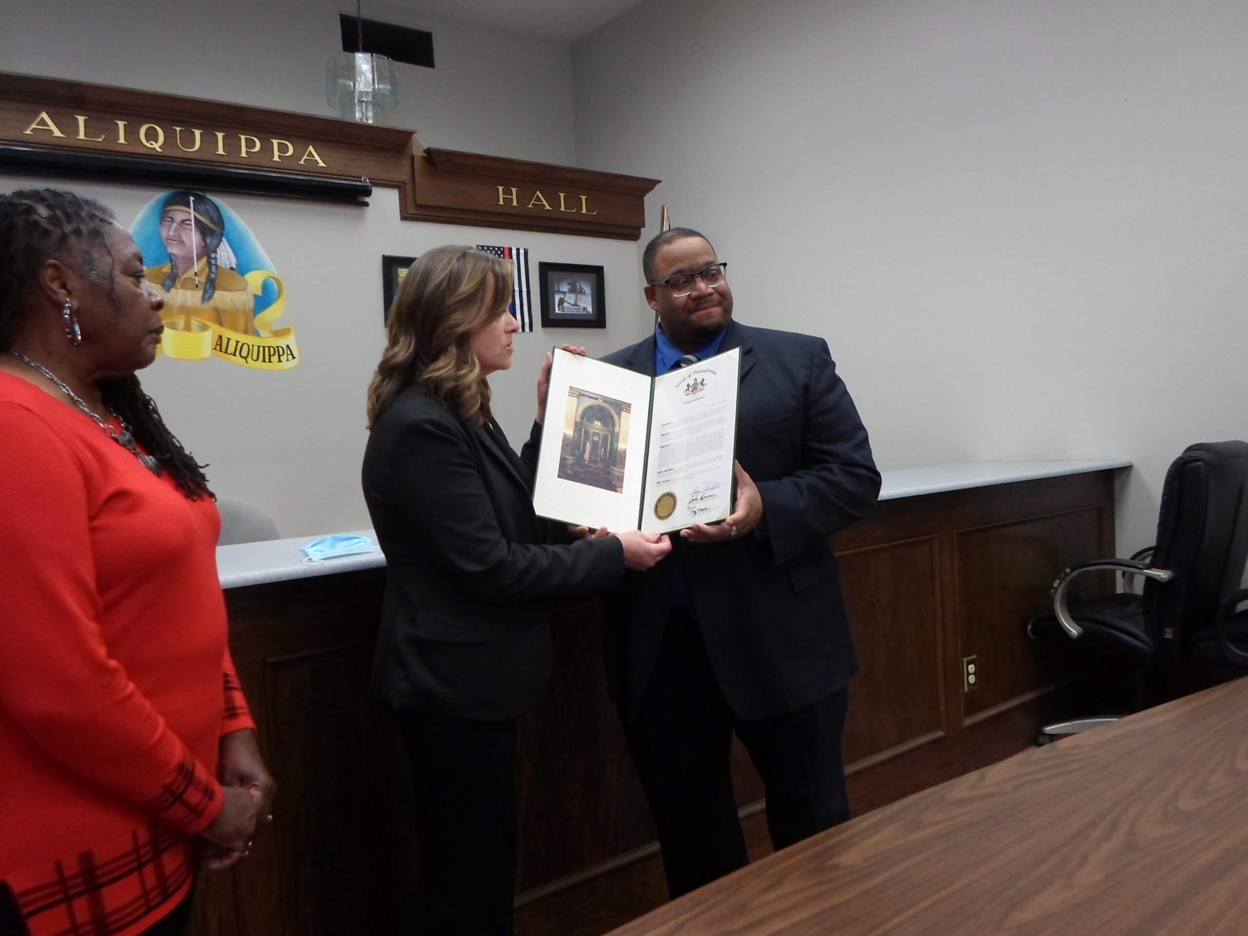 ALIQUIPPA MAYOR DWAN B. WALKER ACCEPTS STATE SENATE CITATION - Beaver ...