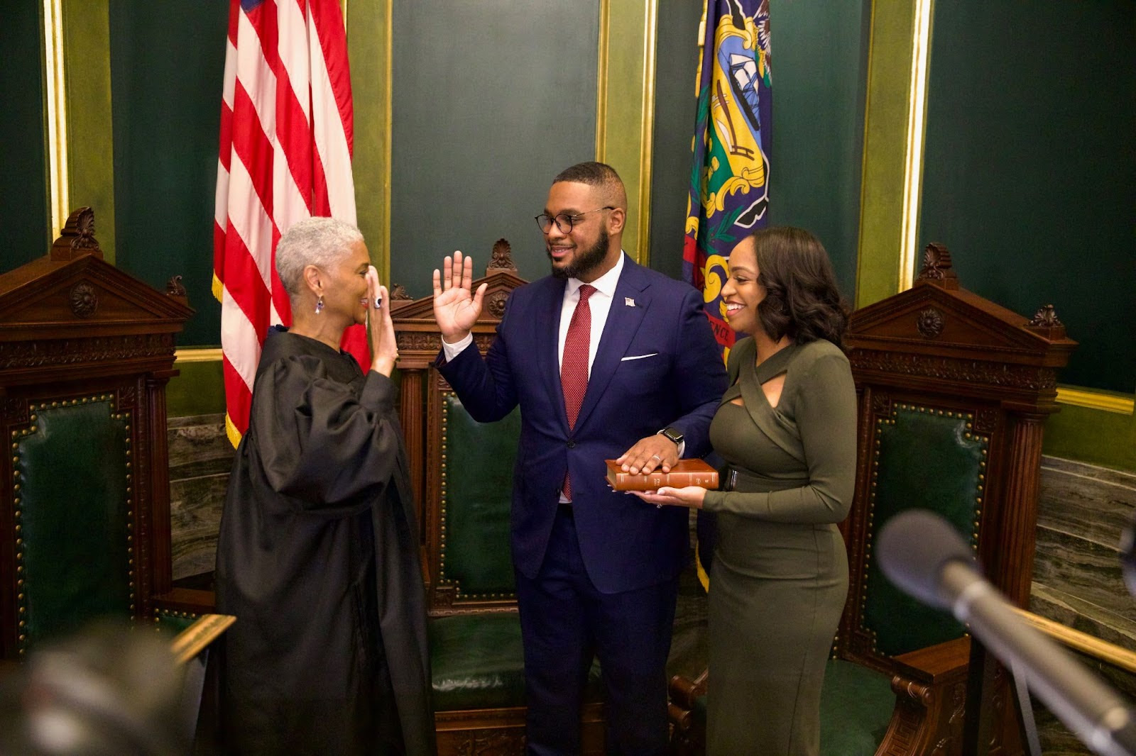 Austin Davis Sworn in as Pennsylvania’s first Black Lieutenant Governor ...