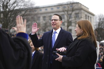 Shapiro takes oath of office as Pennsylvania's new governor - Beaver ...