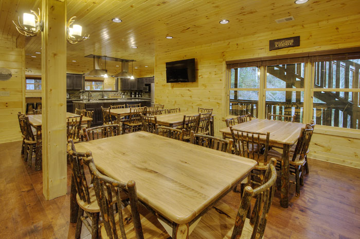 Gatlinburg Cabin - The Gatlinburg Lodge - 20 Bedroom - Sleeps 60